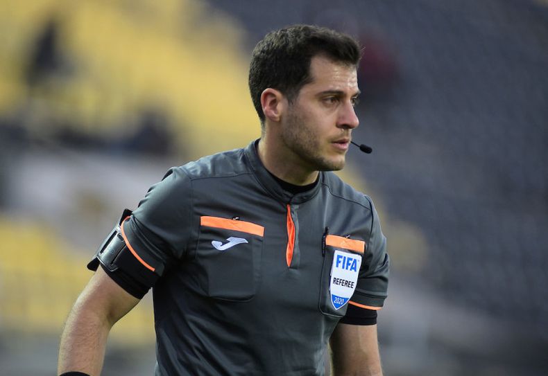 Árbitro Tejera recibió amenazas por no cobrar penal a Peñarol