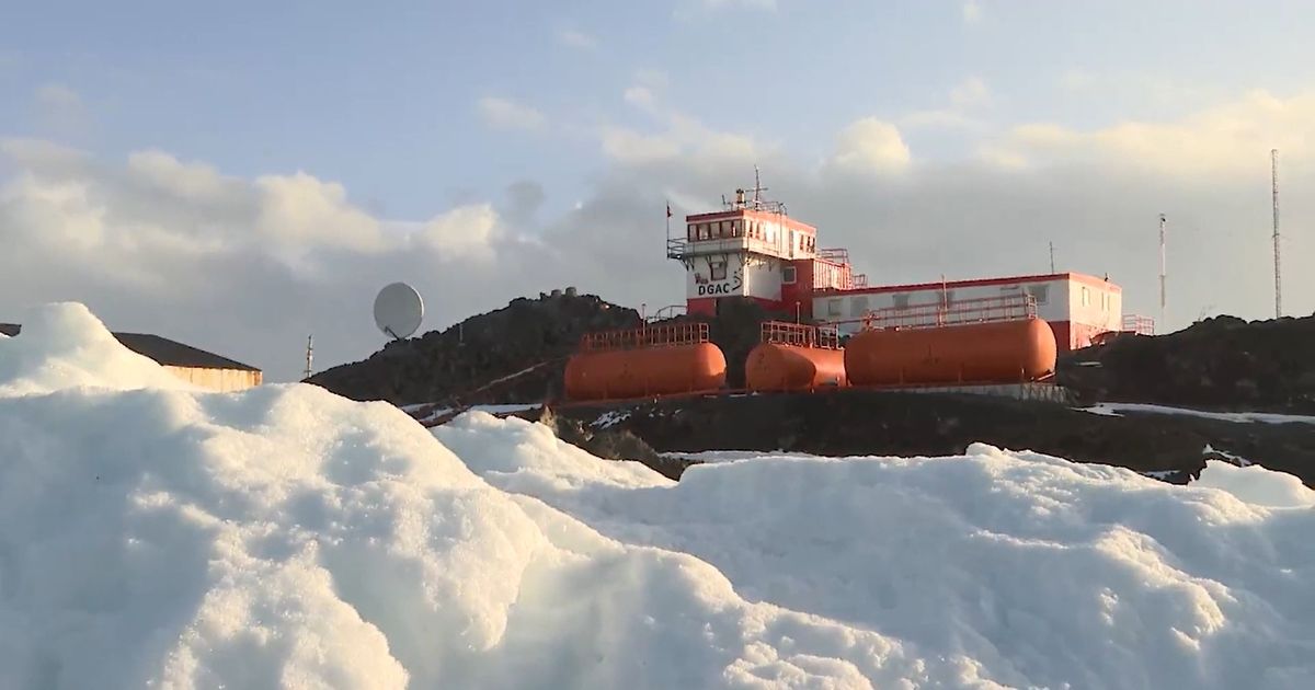 El avión Hércules llegó a la Base Científica Artigas
