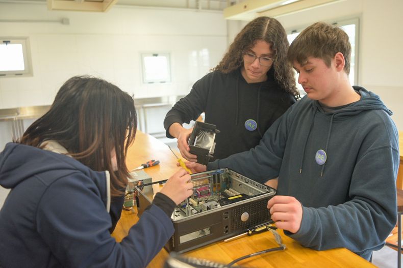 UTU inauguró centro especializado en Informática