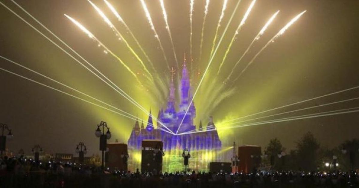 Disney abre su primer parque temático en China