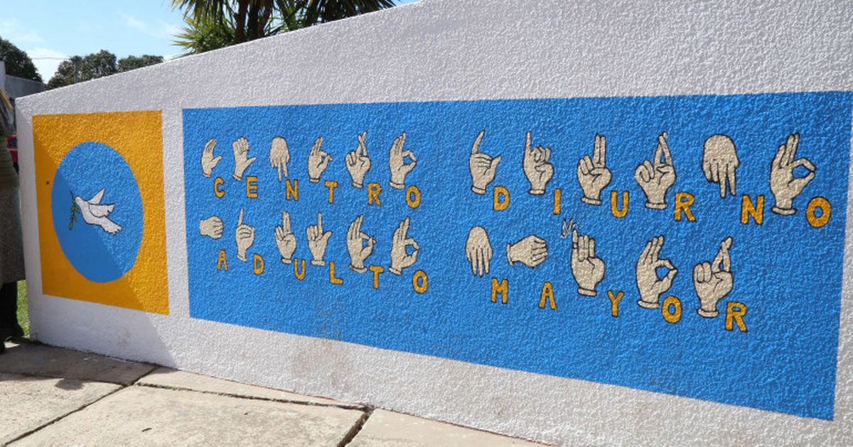 Inauguraron mural con alfabeto de Lengua de Señas en Maldonado