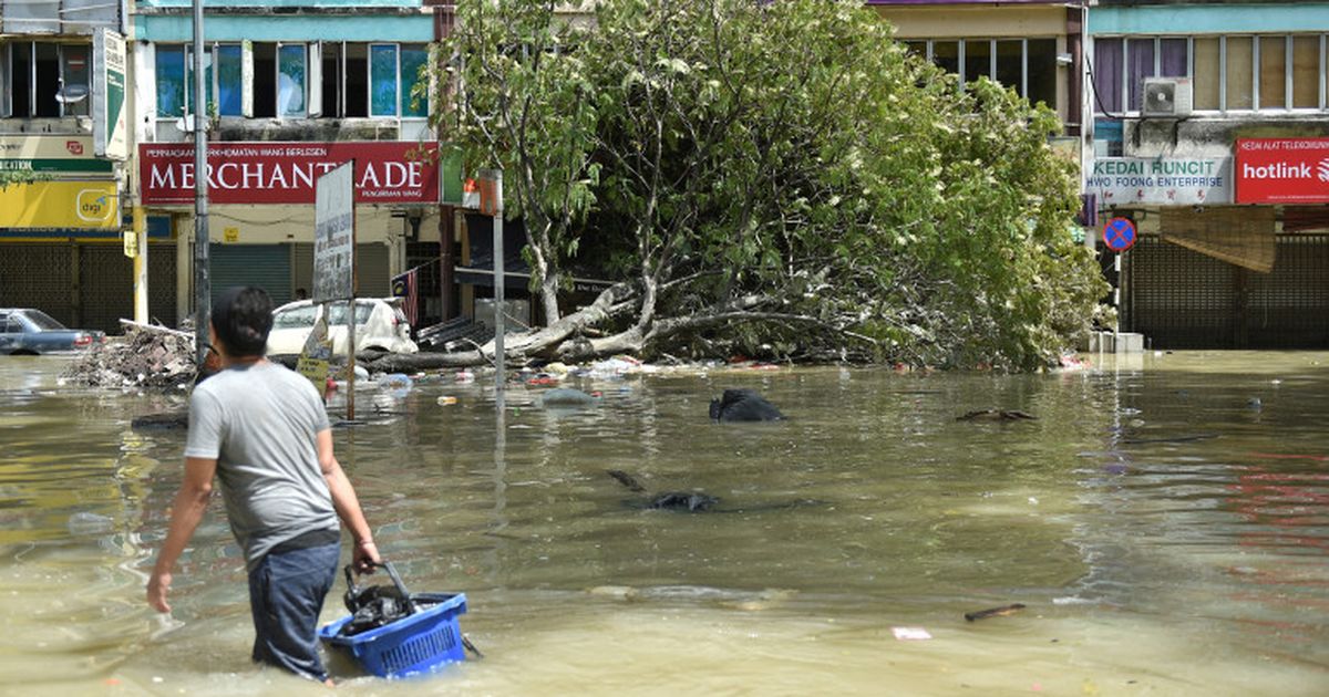 Miles De Habitantes Huyen De Las Graves Inundaciones En Malasia