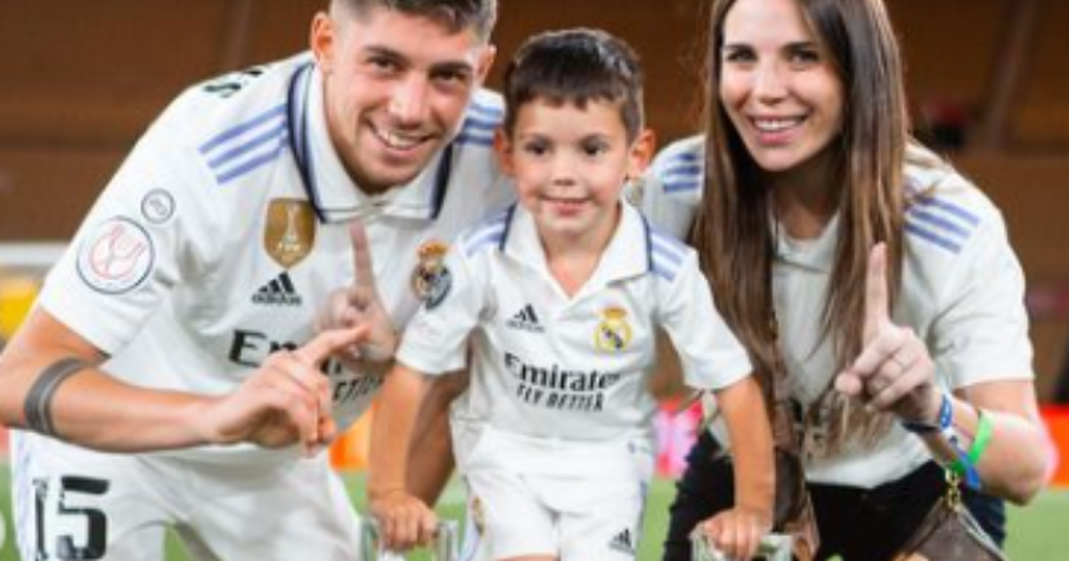 Festejo de Valverde tras proclamarse campeón con Real Madrid