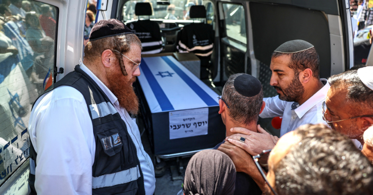 Familiares de rehenes israelíes exigen todos los cuerpos antes de ...