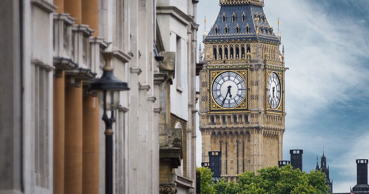 Tras años de obras el Big Ben vuelve a marcar el ritmo en Londres