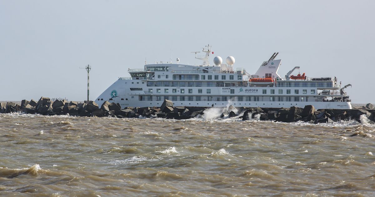 Pasajeros del Greg Mortimer llegaron de visita a Uruguay