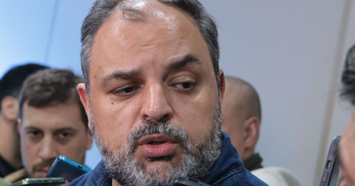 Charles Carrera tras ser bajado de la lista 609: Mi nombre no será ...