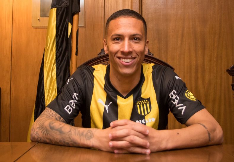 Peñarol dio la bienvenida a Kevin Méndez al ritmo de la cumbia