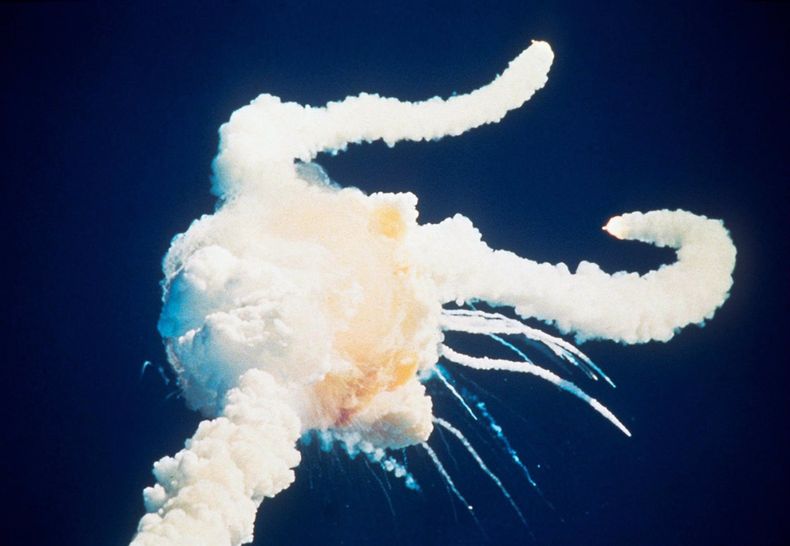 Se cumplen 39 años de la tragedia del transbordador Challenger, que estalló 73 segundos después ...