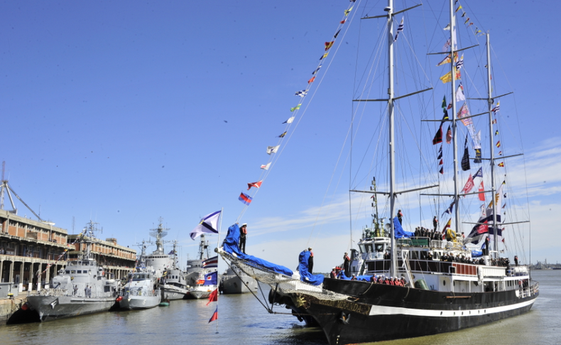 Capitán Miranda regresó tras visitar 23 puertos en 11 países