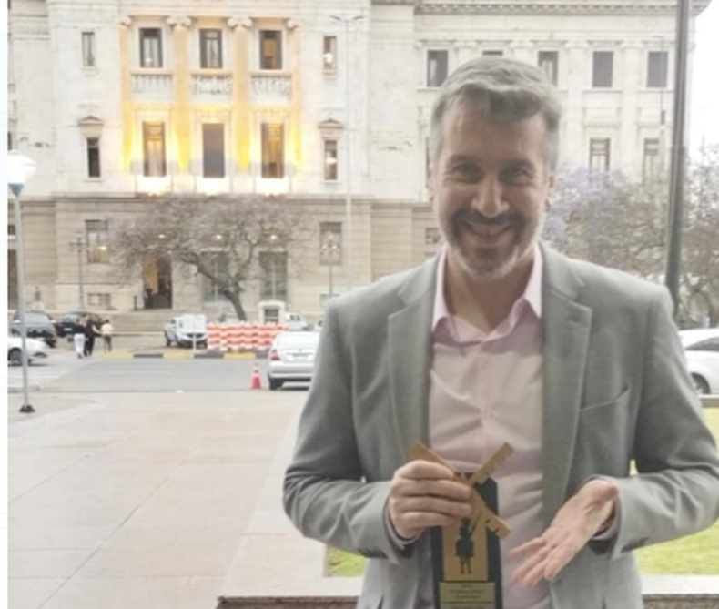 Fundación Winners premió al periodista Mauricio Rodríguez