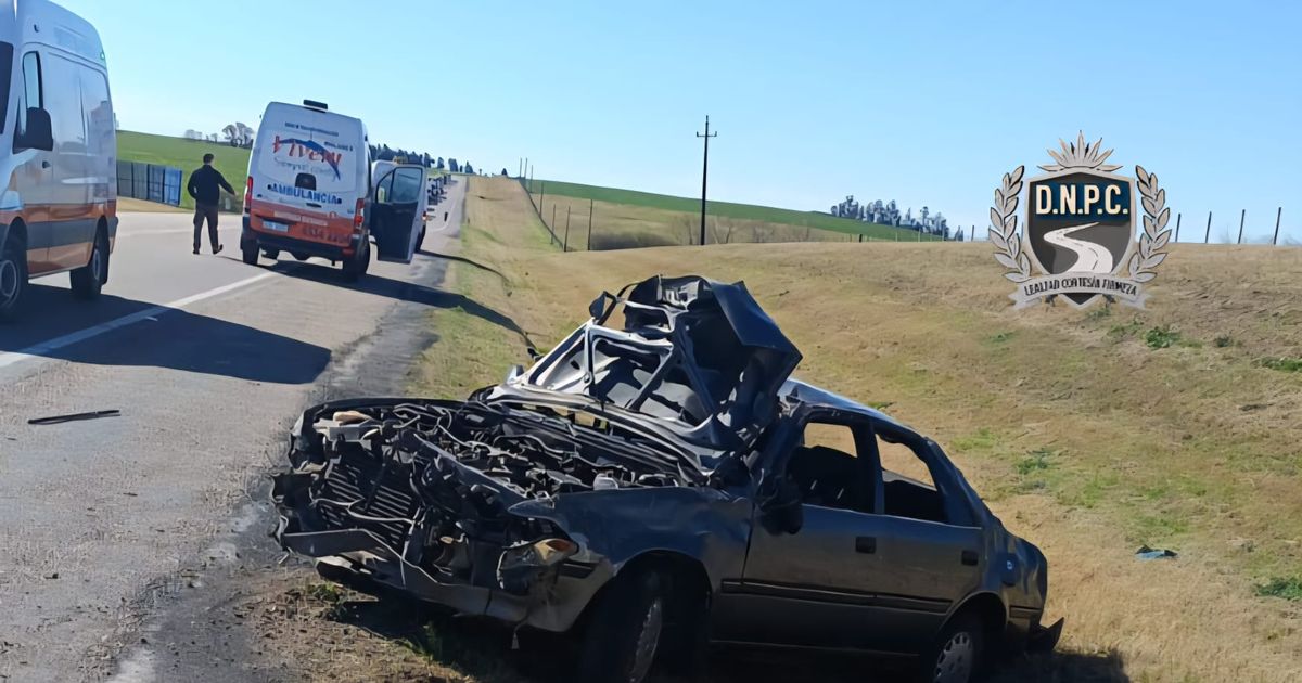 Un hombre de 46 años en grave estado tras despistar y volcar con su auto en Soriano