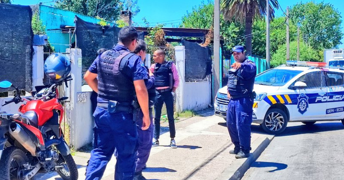 Efectuaron disparos a una casa y apedrearon a la Policía