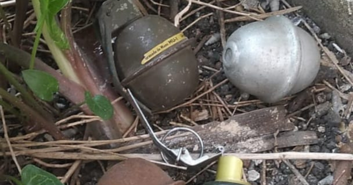 Cuatro granadas aparecieron en el frente de una casa