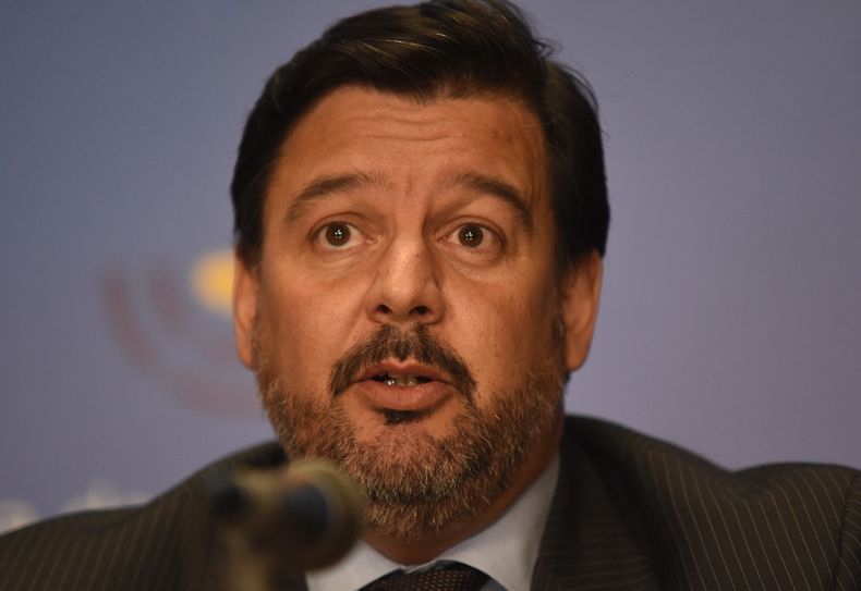 Adrián Peña era licenciado y podría volver a la cartera