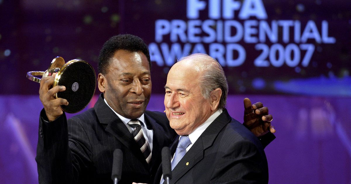 Blatter despide a Pelé, el mejor futbolista de la historia