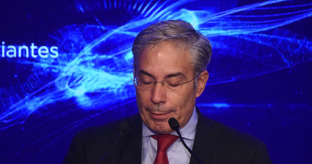 Robert Silva criticó al FA por educación: Se les tendría que caer la ...