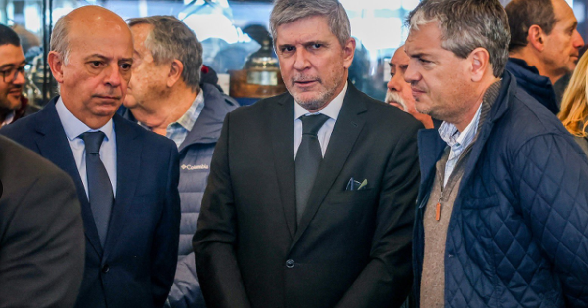 Autoridades, futbolistas e hinchas despidieron a José Fuentes