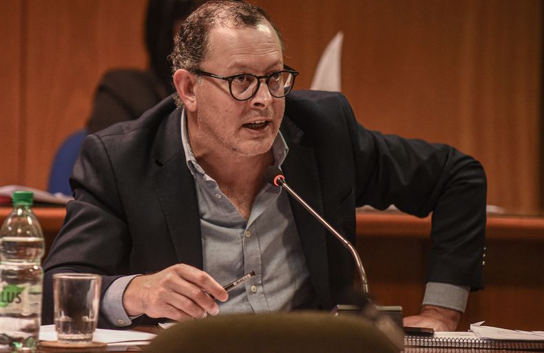 Robaron $50.000 del despacho del diputado cabildante Álvaro Perrone en ...