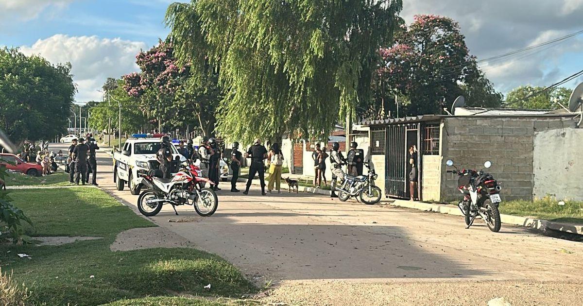 Ráfagas de balazos e intercambio de disparos con la Policía en el ...