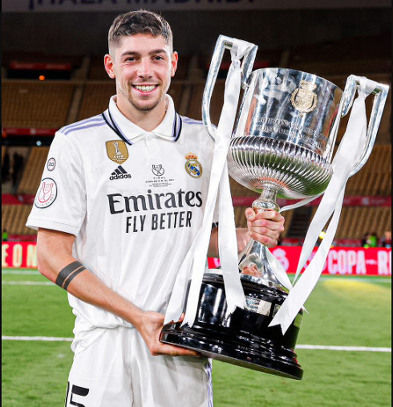 Festejo de Valverde tras proclamarse campeón con Real Madrid